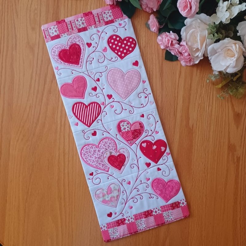 Hearts Table Runner – Machine Embroidery Design | EmbWeekly