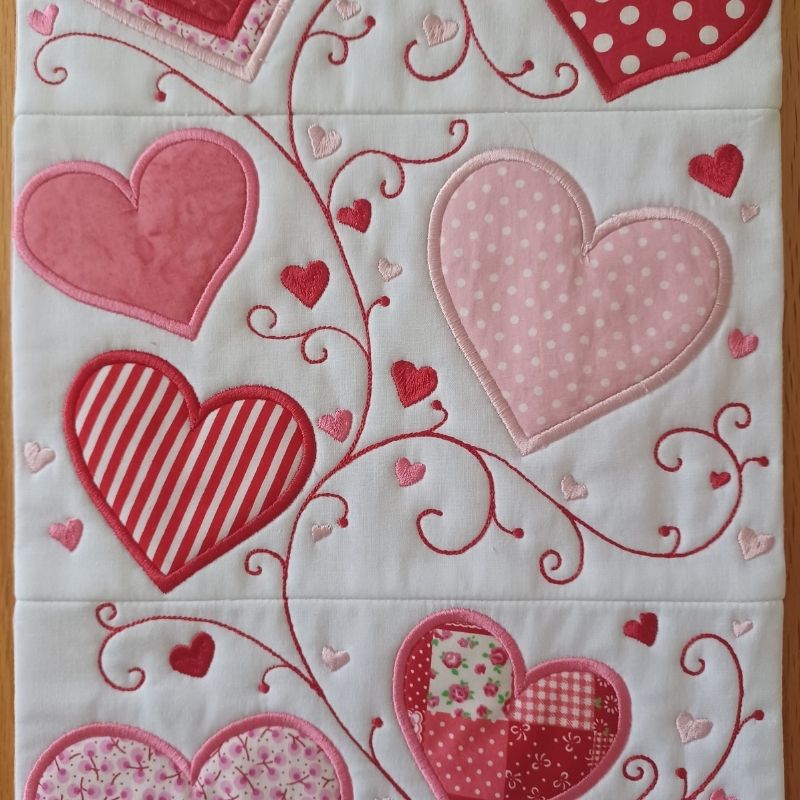 Hearts Table Runner – Machine Embroidery Design | EmbWeekly