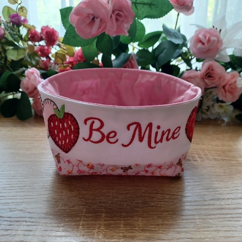 EW483 - Fabric Bowls Collectables 1 - February – Embroidery Weekly