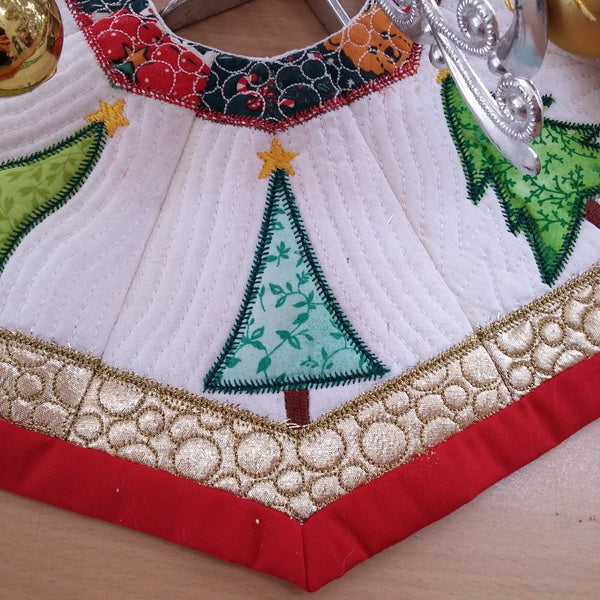 Quilted Mini Tree Skirts – Machine Embroidery Design | EmbWeekly