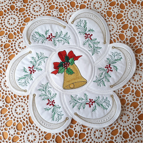 Christmas Table Topper – Machine Embroidery Design | EmbWeekly