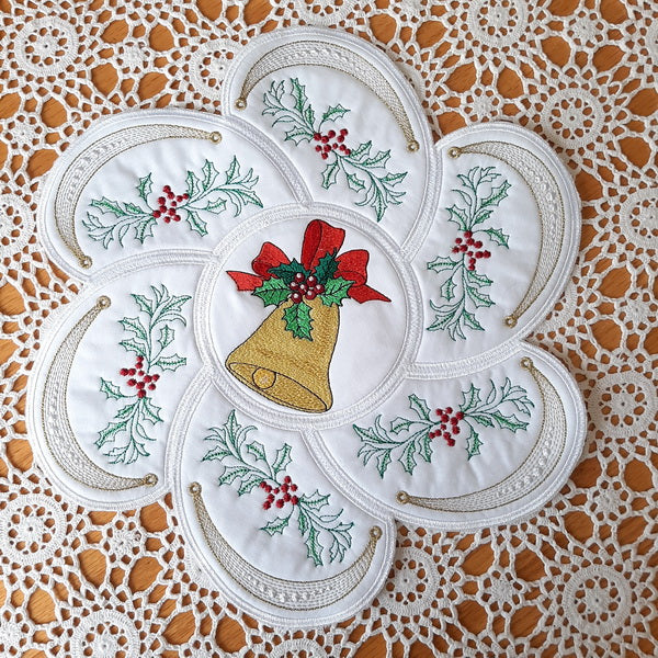 Christmas Table Topper – Machine Embroidery Design | EmbWeekly